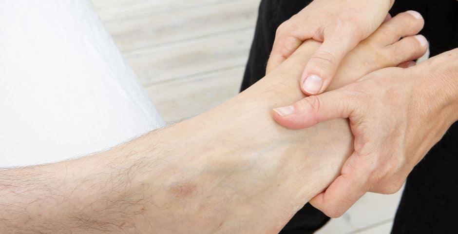 Dolor en el empeine del pie: ¿cuáles son sus causas y cómo podemos ...